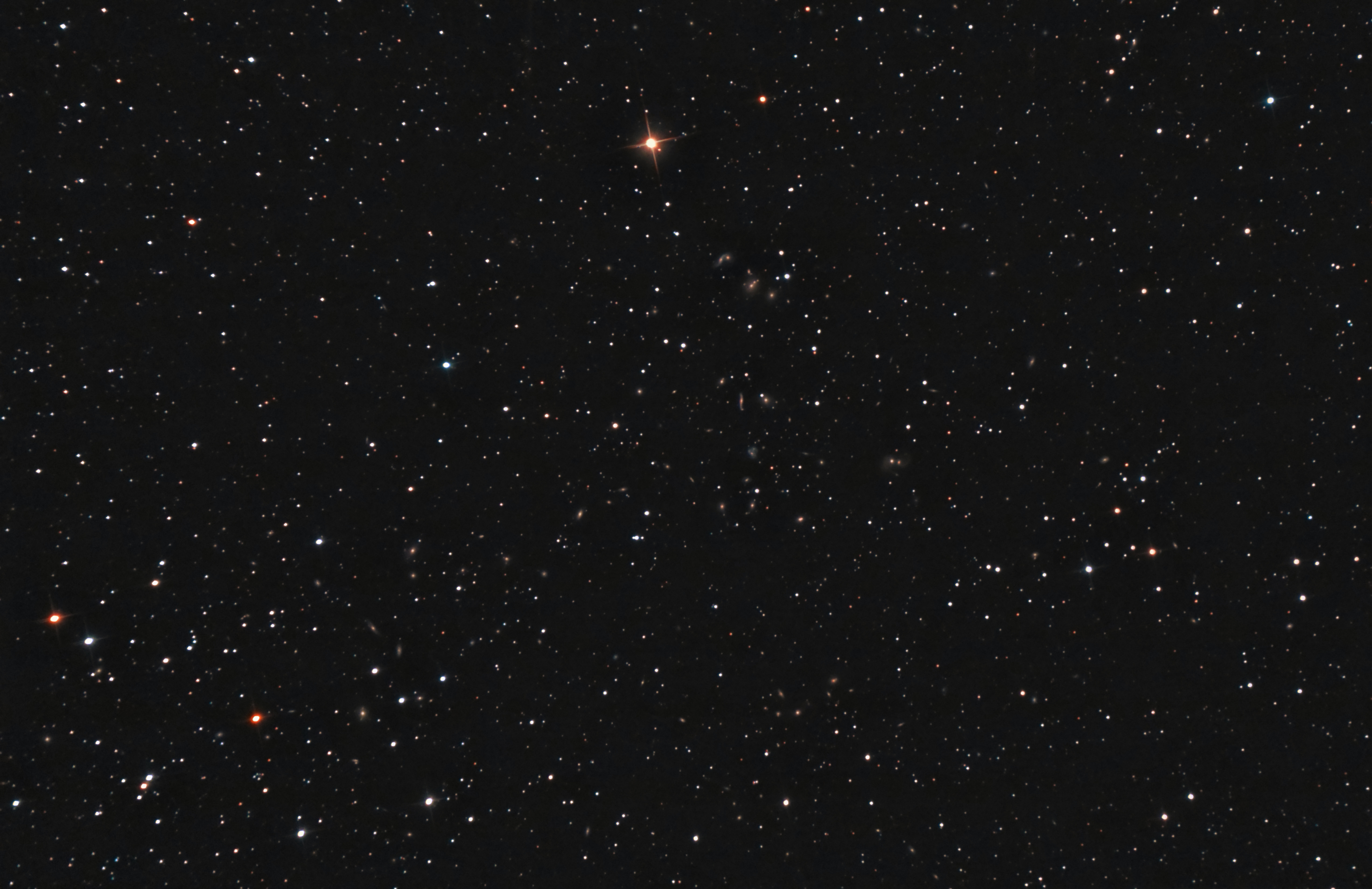 Abell 2151 - Ein kleiner Teil der "Great Wall" im Herkules - Spektrum ...