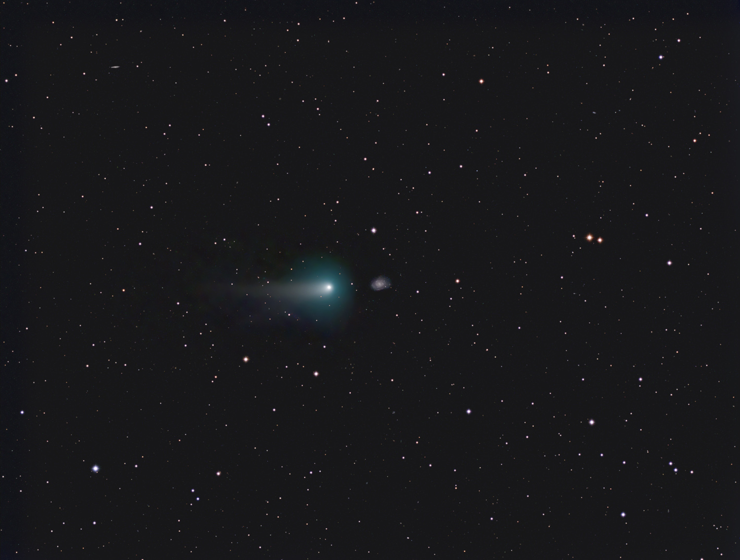 Komet C/2012K1 (Panstarrs) bei Galaxie NGC3614 in Ursa Major - Spektrum ...