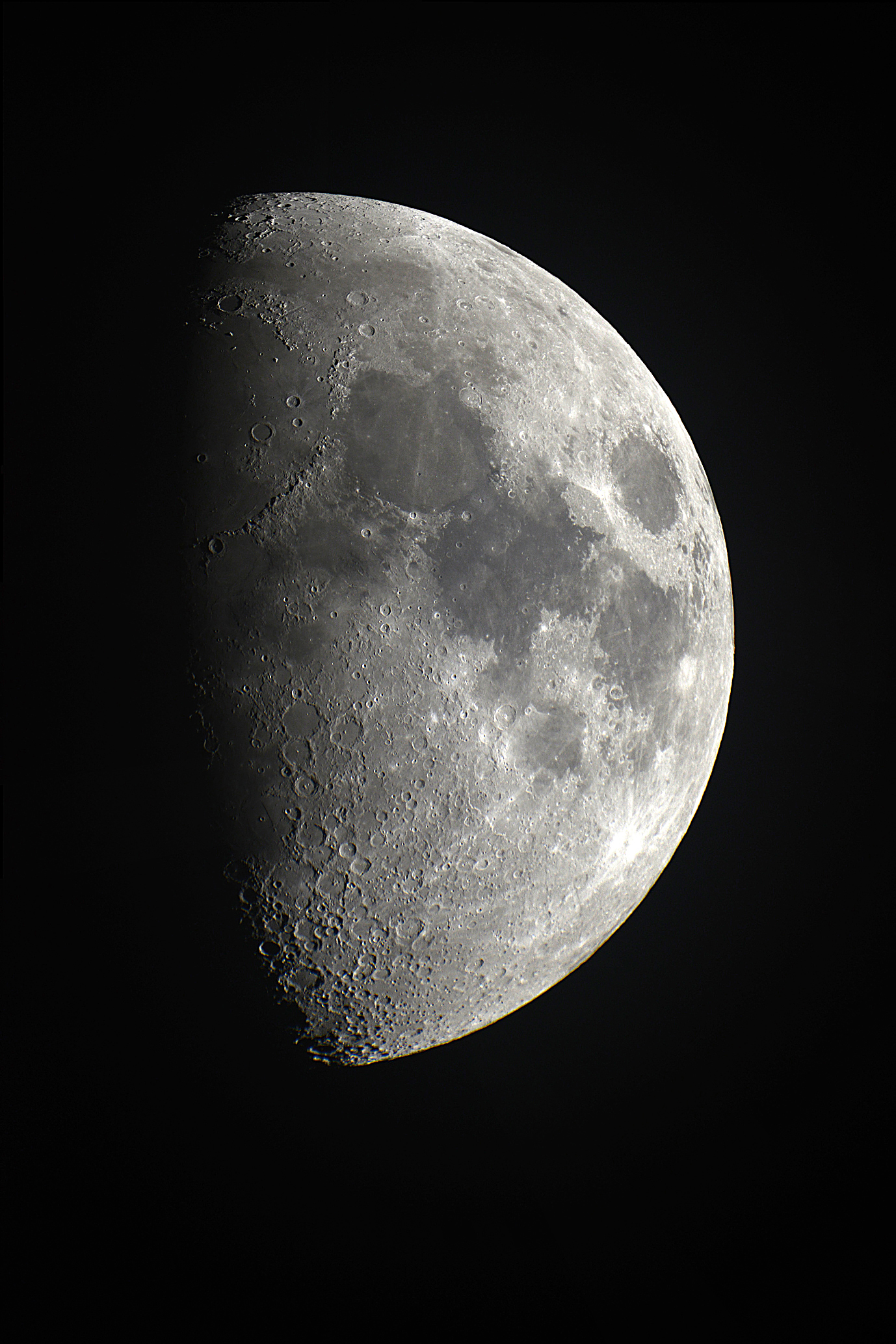 Der Mond ein Tag nach dem Ersten Viertel - Spektrum der Wissenschaft