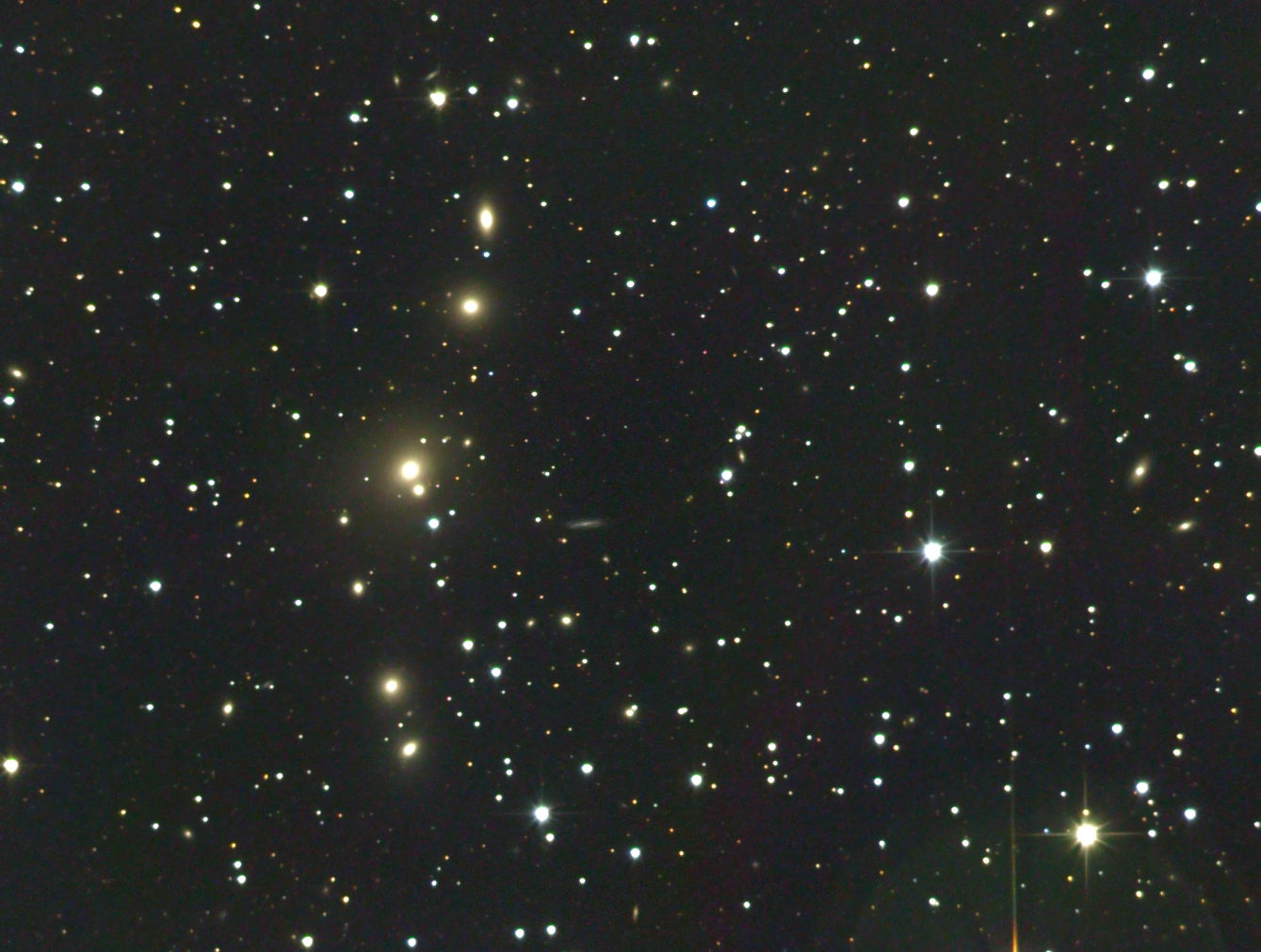 Die NGC-383-Galaxienkette (Arp 331) in den Fischen - Spektrum der ...