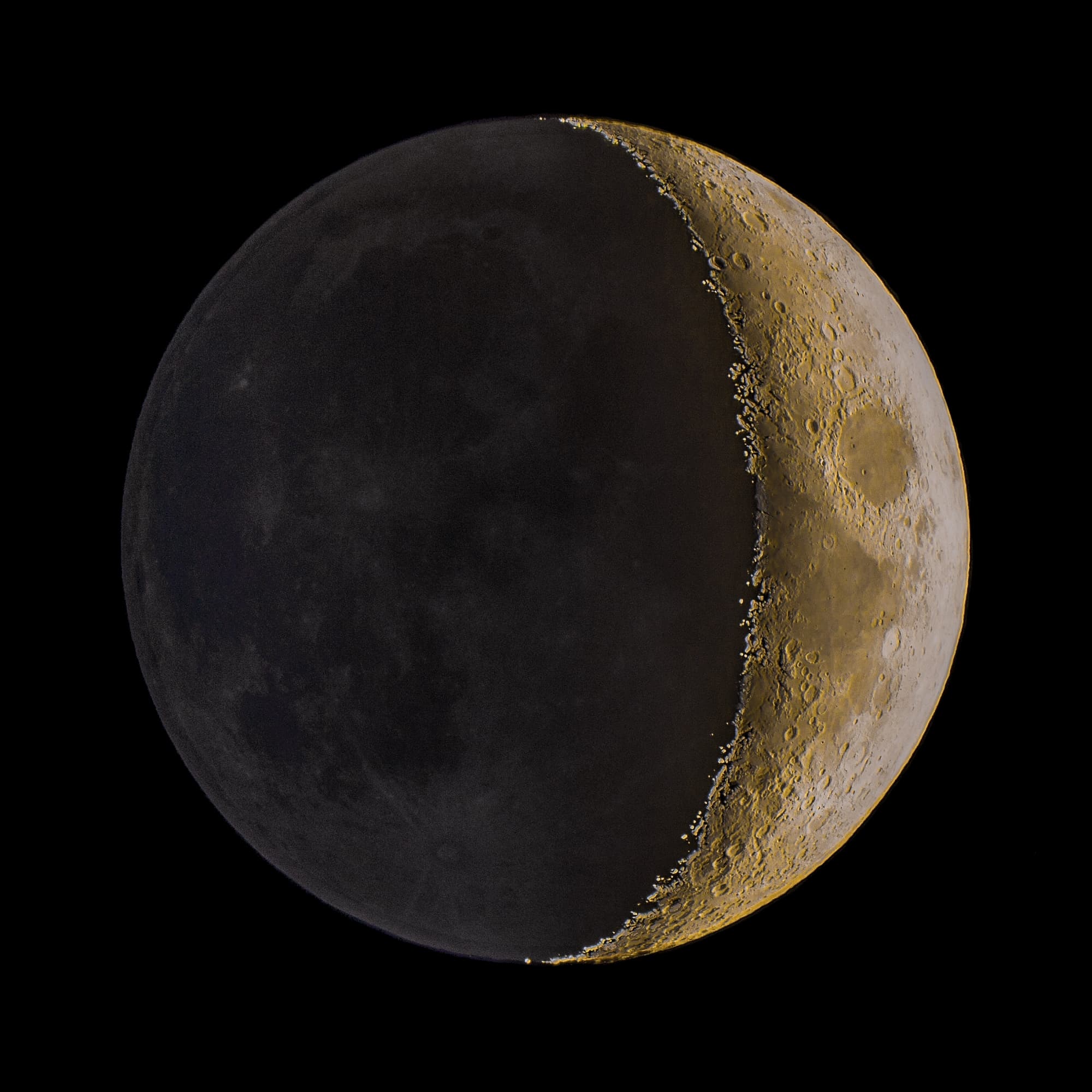 Mondsichel vom 30. April 2017 - Spektrum der Wissenschaft