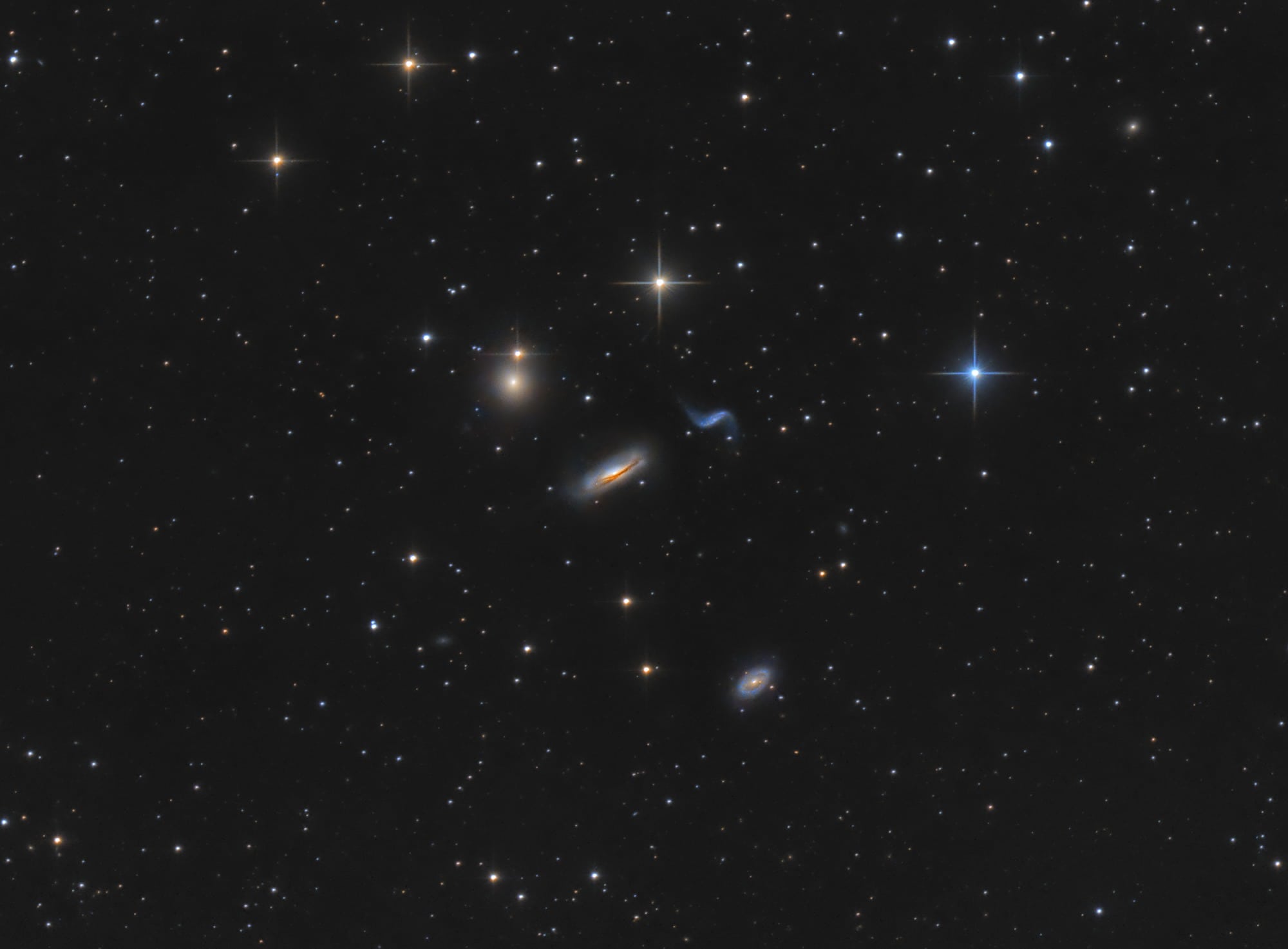 Hickson 44 - Galaxien-Quartett in Leo - Spektrum der Wissenschaft
