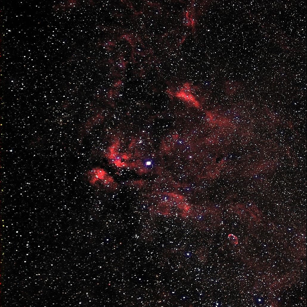 IC 1318 - Schmetterlingsnebel - Spektrum der Wissenschaft