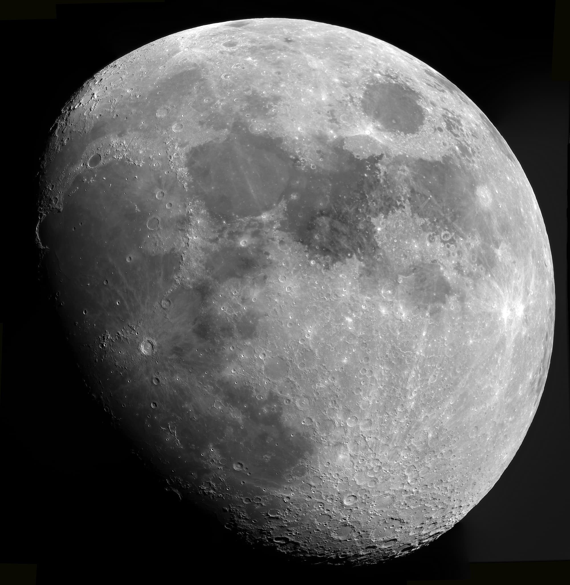 Mond zwei Tage nach dem Ersten Viertel - Spektrum der Wissenschaft