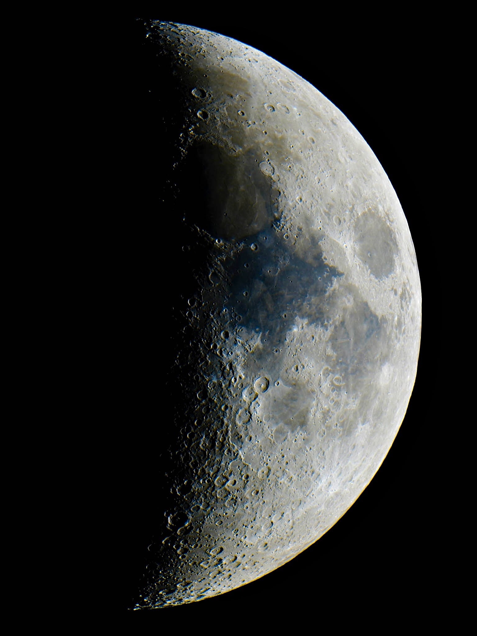 Die Farben des Mondes - Spektrum der Wissenschaft