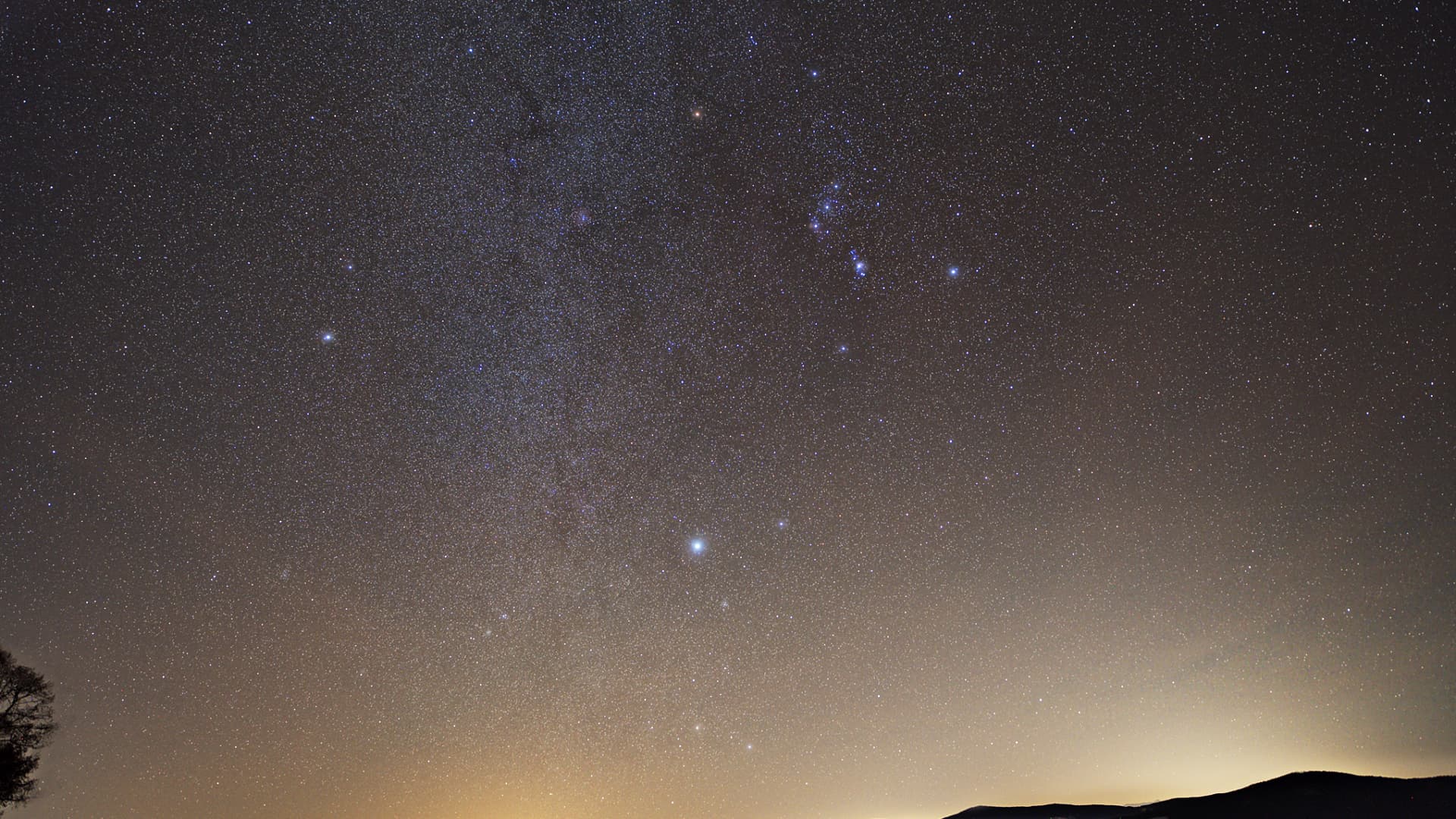Sternbild Orion mit Milchstraße - Spektrum der Wissenschaft