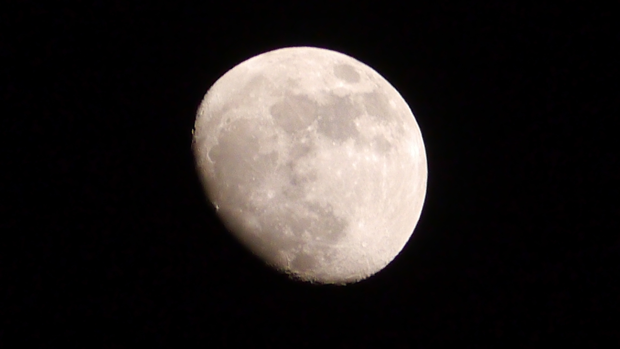 Der Mond am Abend des 11. April 2014 - Spektrum der Wissenschaft