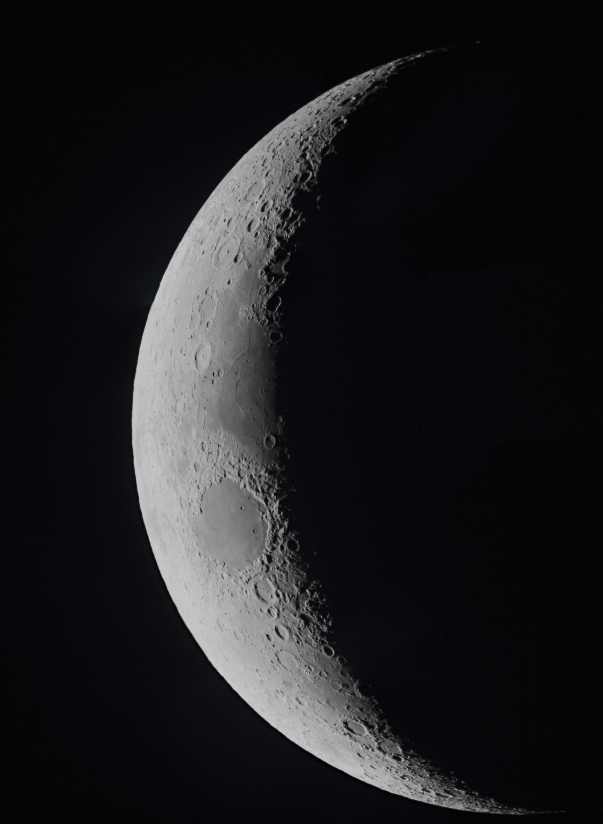 Der zunehmende Mond über Heidelberg - Spektrum der Wissenschaft