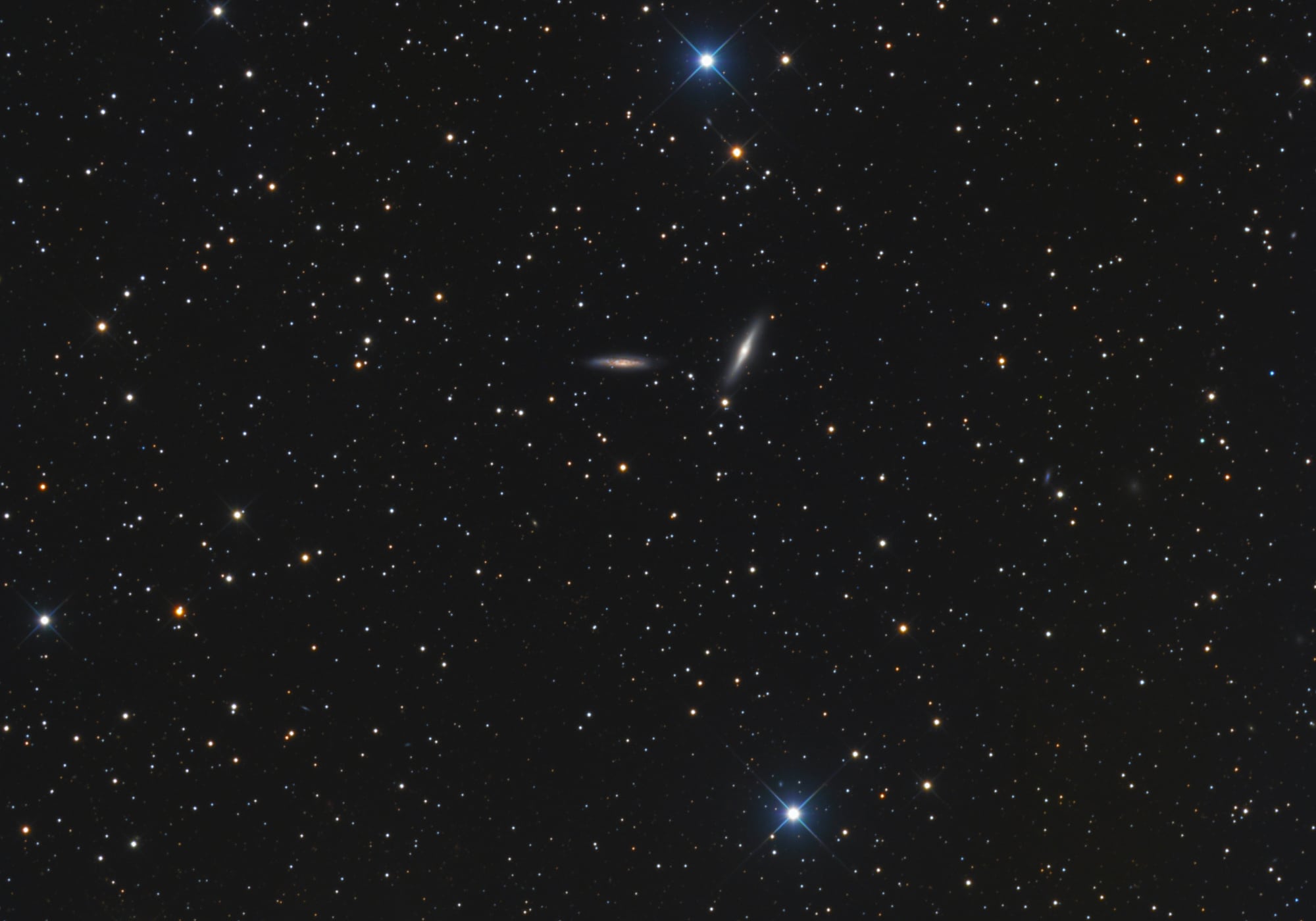Galaxien NGC 7339 und NGC 7332 - Spektrum der Wissenschaft