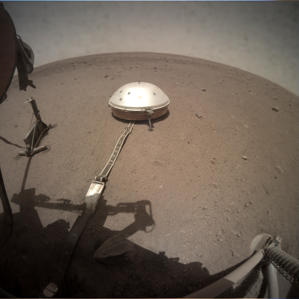 Raumsonde InSight registriert erste Erschütterung - Spektrum der ...