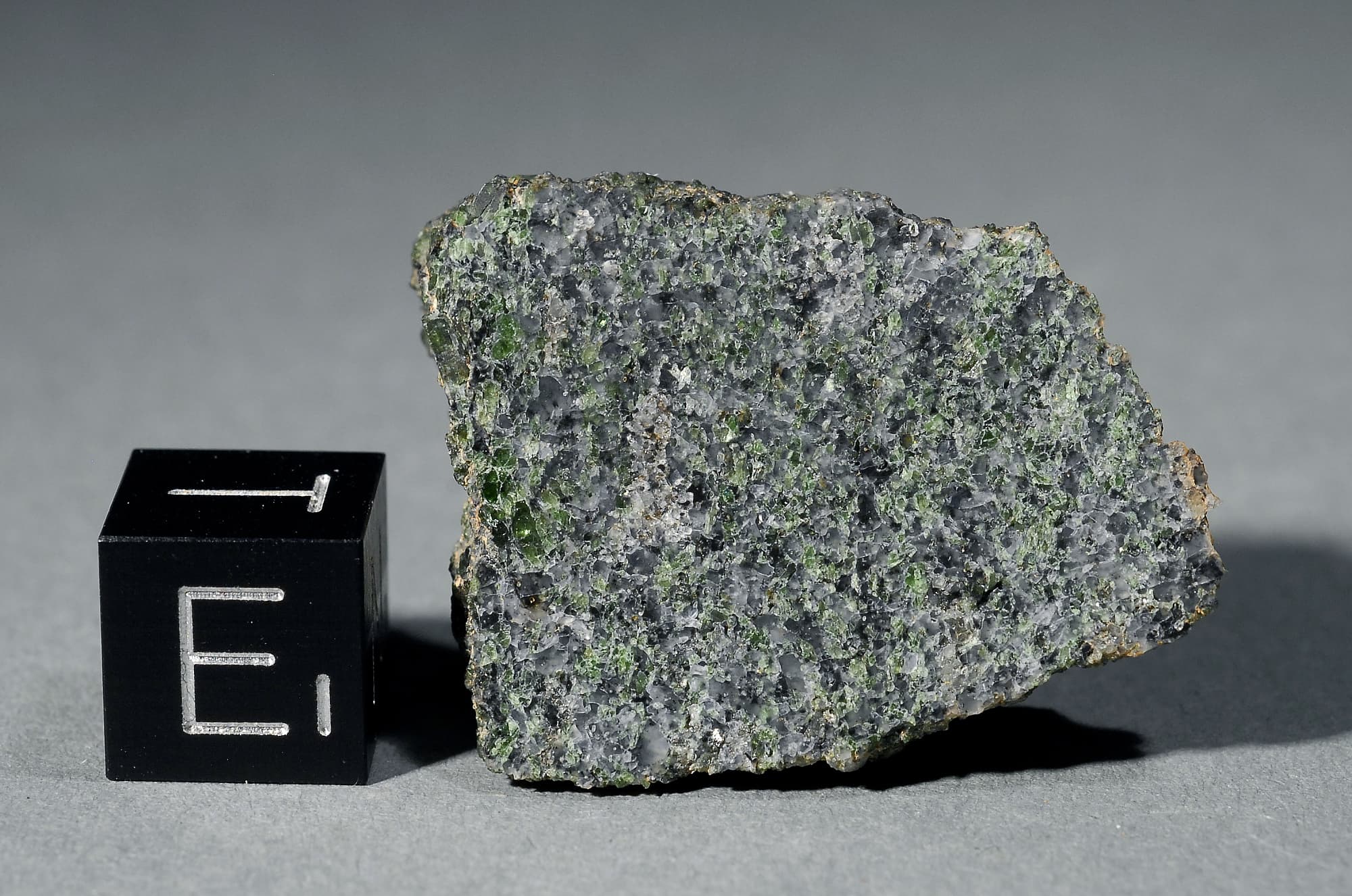 Meteoriten: NWA 7325: Ein Meteorit von Merkur? - Spektrum der Wissenschaft